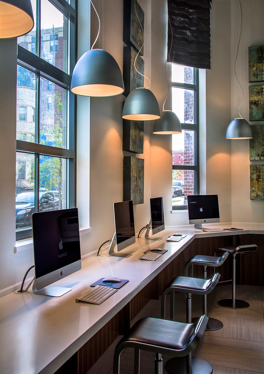 iMac internet cafe and business center | Cyber cafe interior, Cyber ...