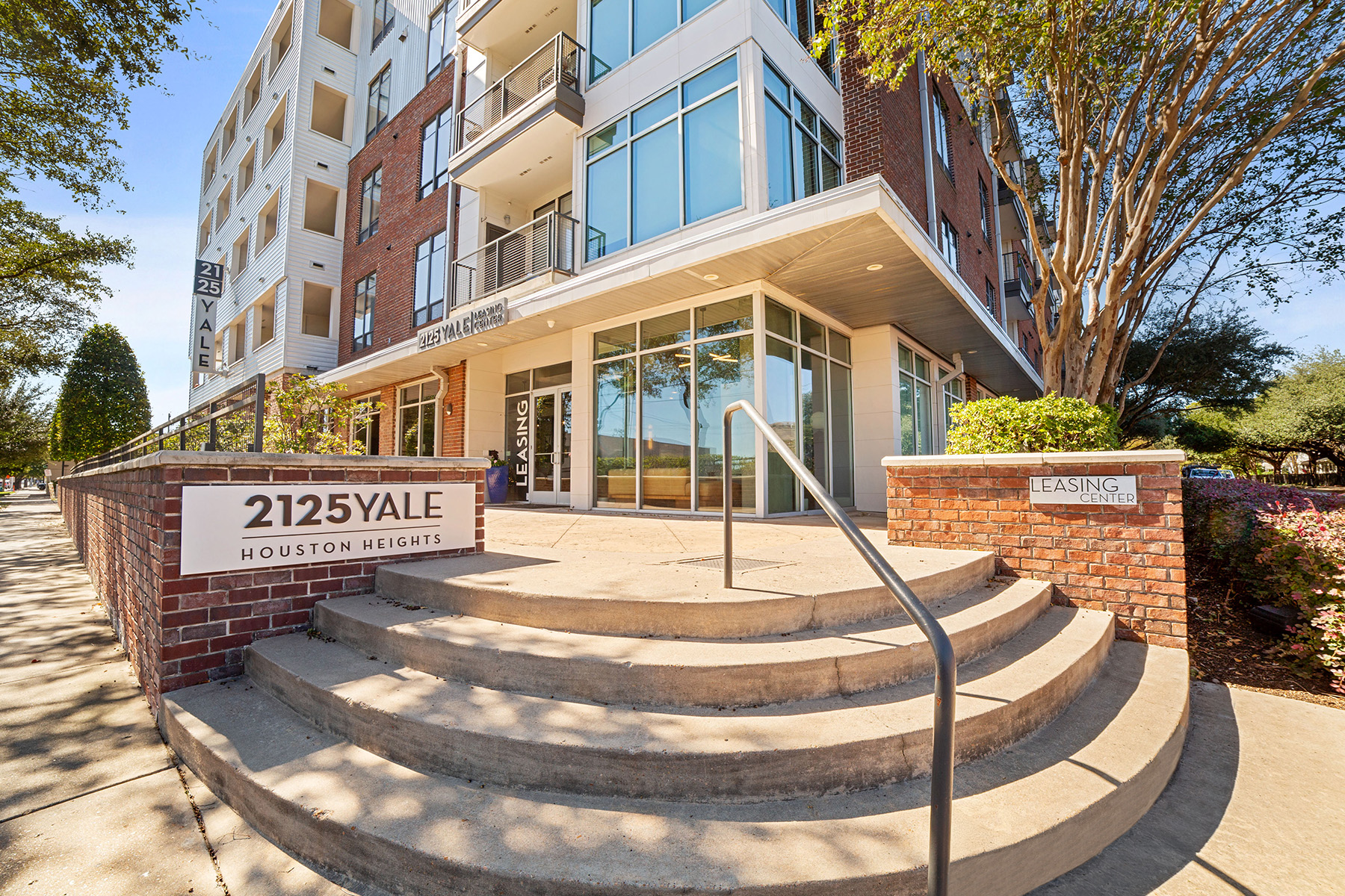 Photo Gallery - 2125 Yale Houston Heights Apts | Houston, TX