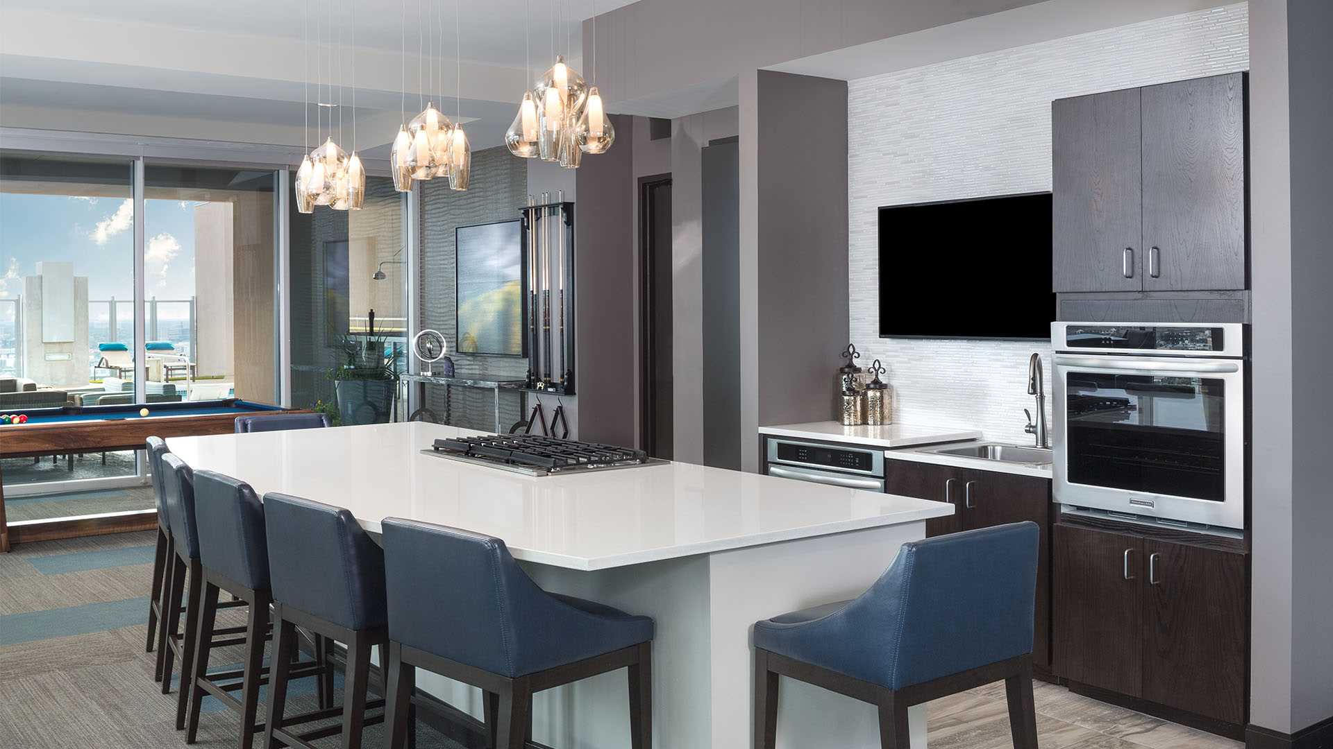River Oaks Apartments Houston, TX | SkyHouse River Oaks Apartments